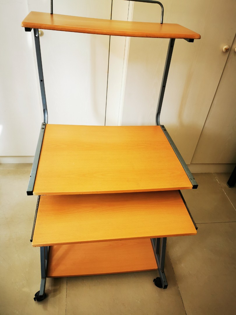 Beautiful Computer Table, Furniture, Tables & Chairs on Carousell