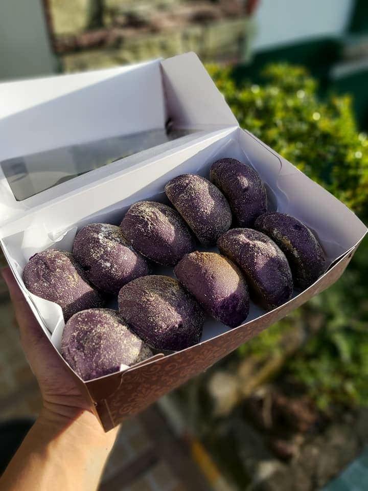 Cheese rolls and Ube cheese pandesal, Food & Drinks, Homemade Bakes on ...