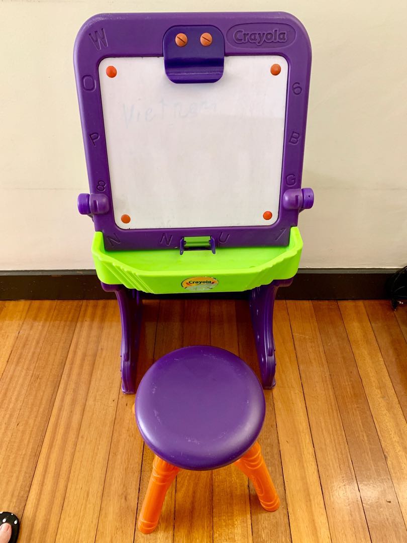 Crayola Easel board with stool, Hobbies & Toys, Toys & Games on Carousell