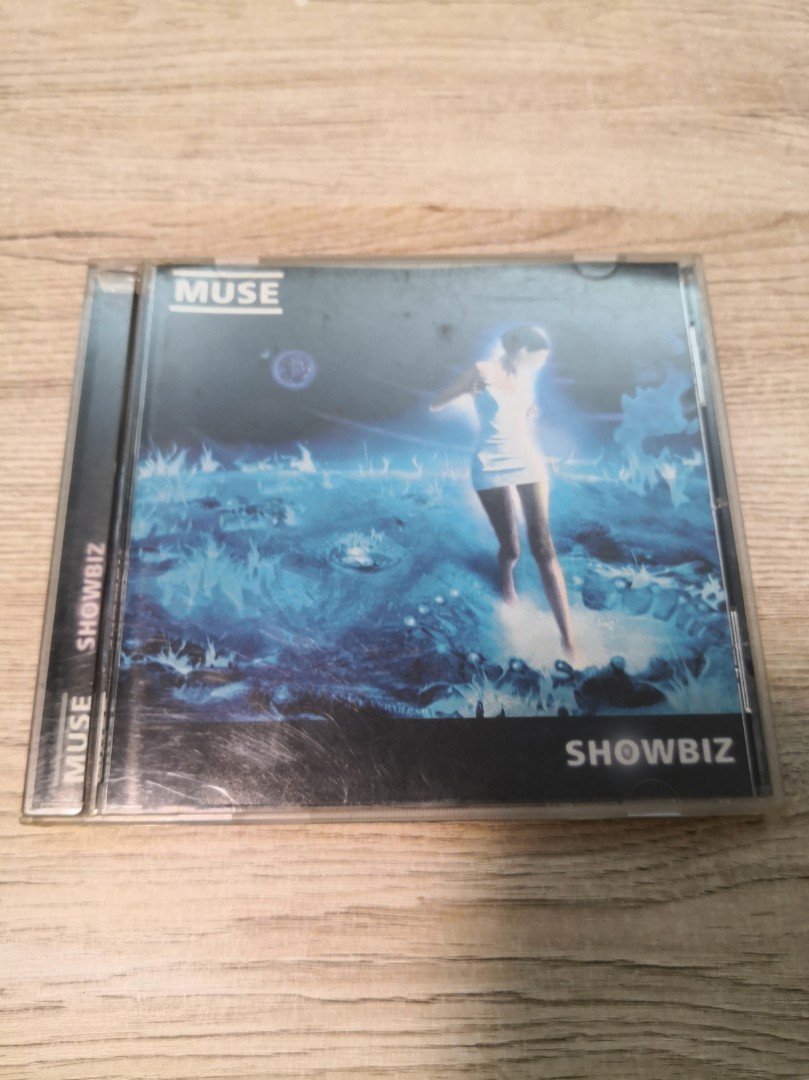 Muse Showbiz album, 興趣及遊戲, 收藏品及紀念品, 明星周邊 - Carousell