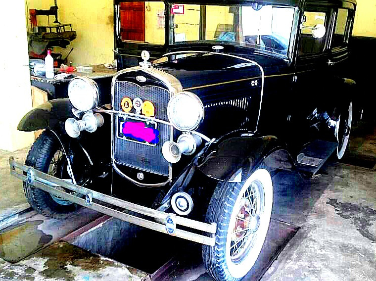 Super-vintage BIG Ford Model A (tudor) circa 1931 + free classic Jaguar ...