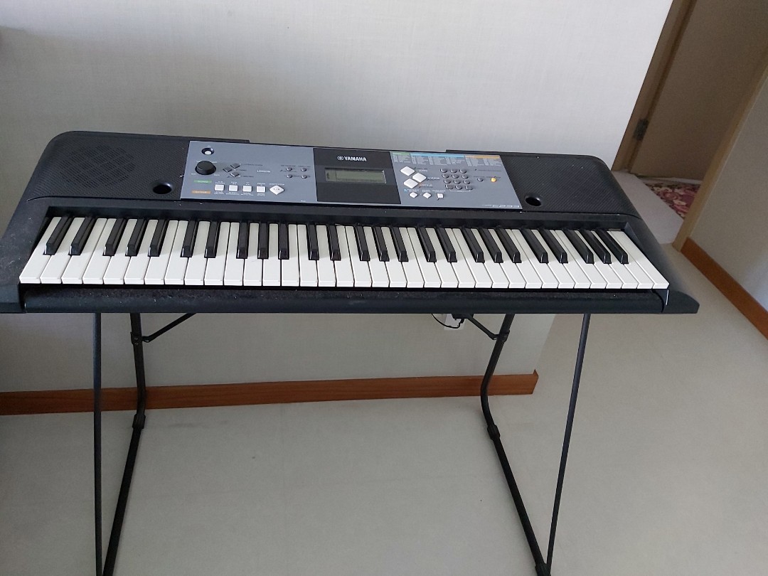 Yamaha keyboard, Music & Media, Music Instruments on Carousell