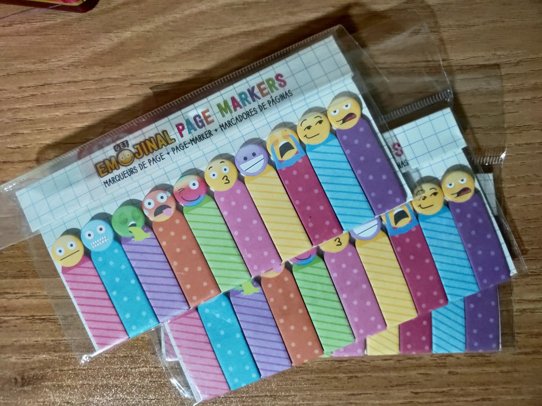 Emoji smiley face Post-it pad, Hobbies & Toys, Stationery & Craft ...