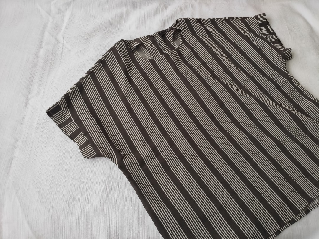 Pinstripe Dark Grey Top, Women's Fashion, Tops, Sleeveless on Carousell