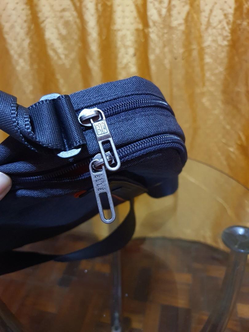 Preloved original Basic Elle, Men's Fashion, Bags, Sling Bags on Carousell