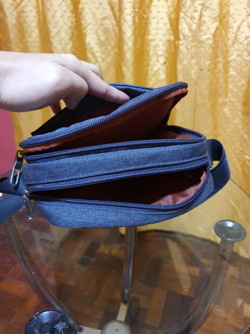 Preloved original Basic Elle, Men's Fashion, Bags, Sling Bags on Carousell