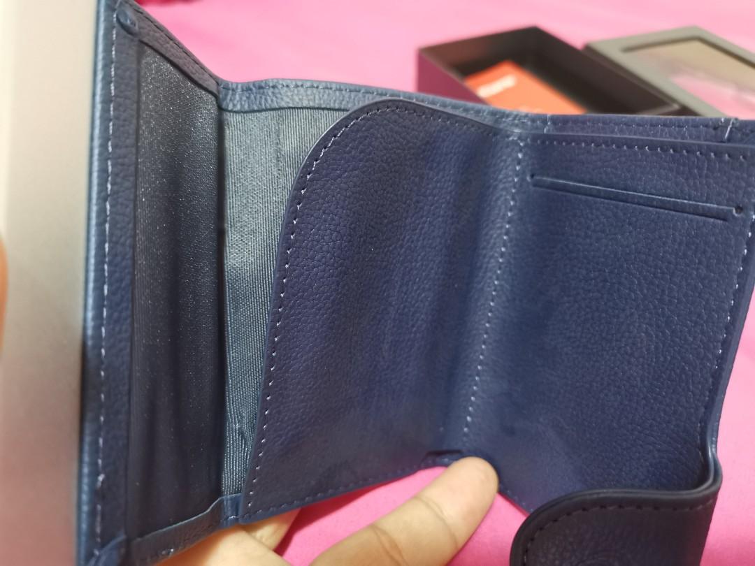 RFID scan protected aluminium wallet PU leather, Men's Fashion, Watches ...