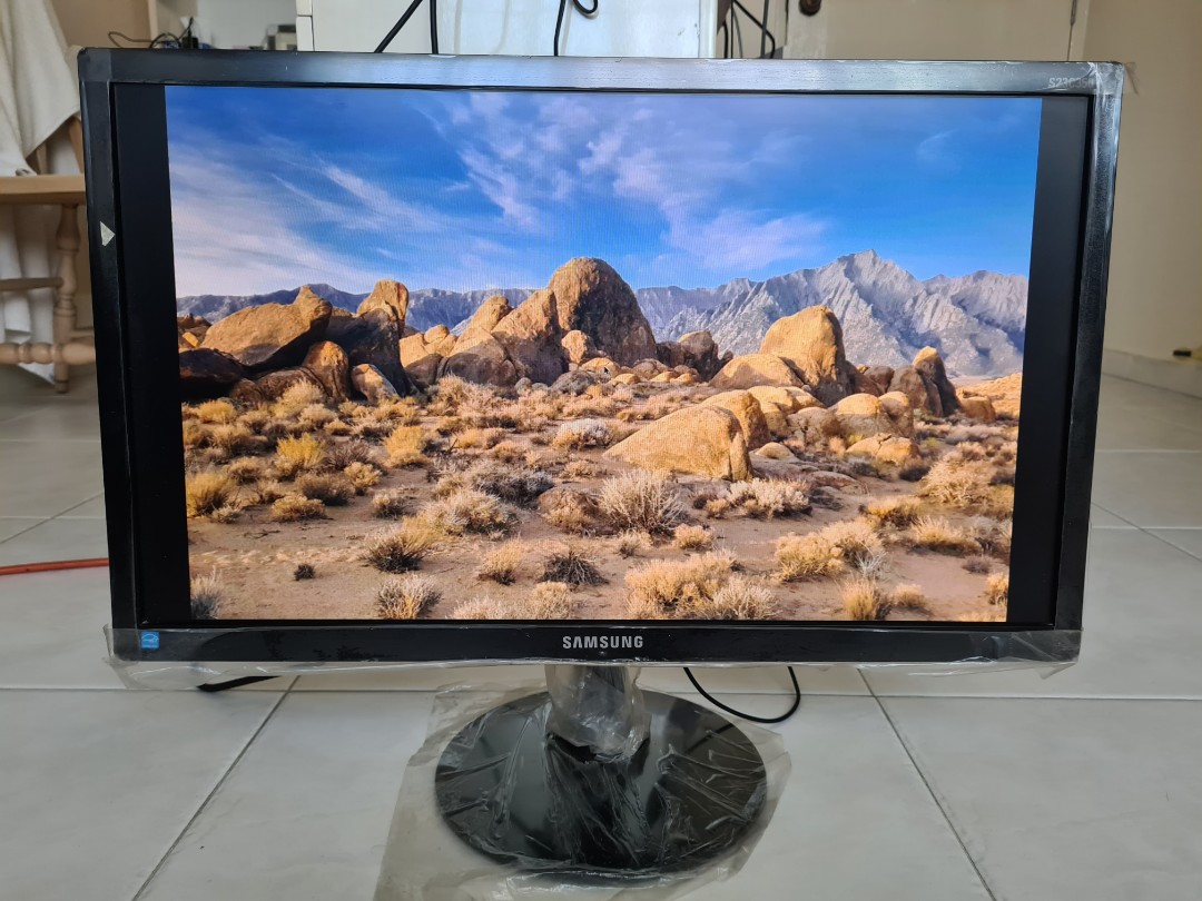 Samsung 23-inch Monitor (S23C350H), Computers & Tech, Parts ...