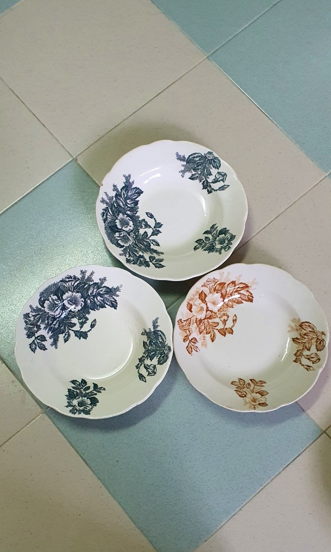 3 Pinggan antik lama Made in Japan, Hobbies & Toys, Collectibles ...