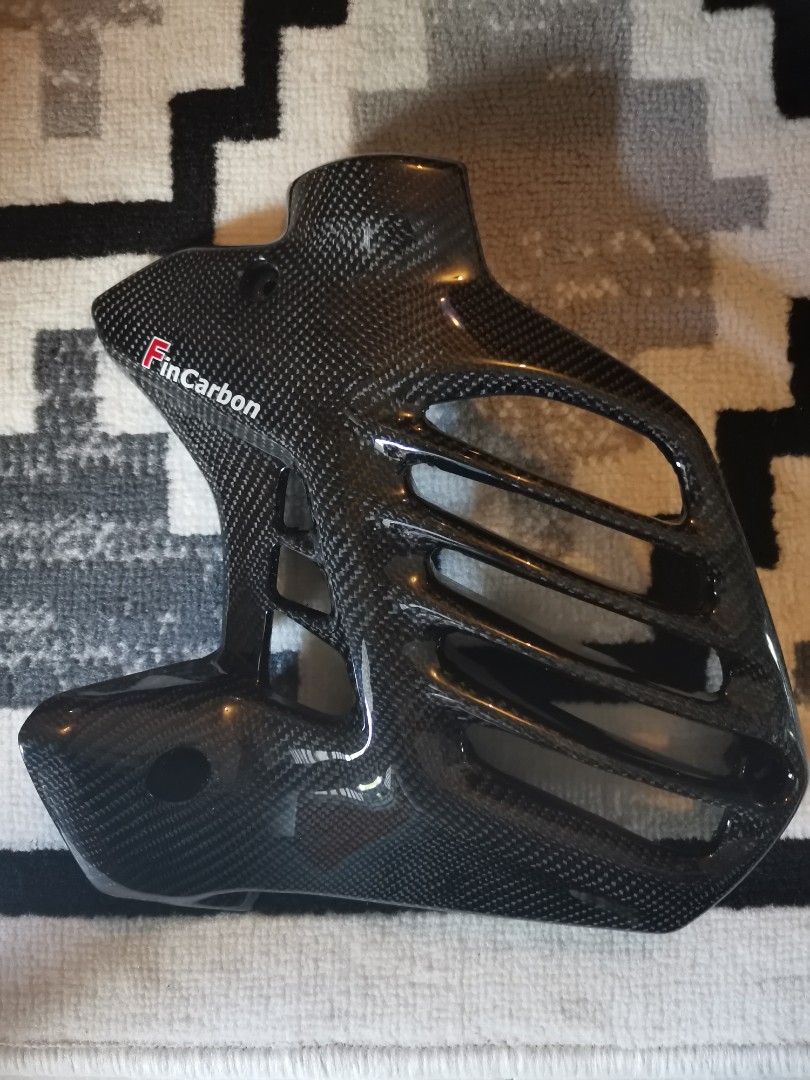 Fin carbon Radiator cover, Motorcycles, Motorcycle Accessories on Carousell