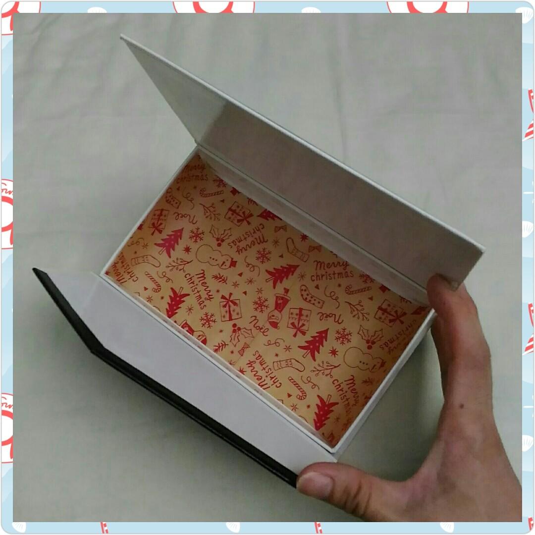 Hard Casing Box with Magnetic Flap, Textured Carbon Black Surface ...