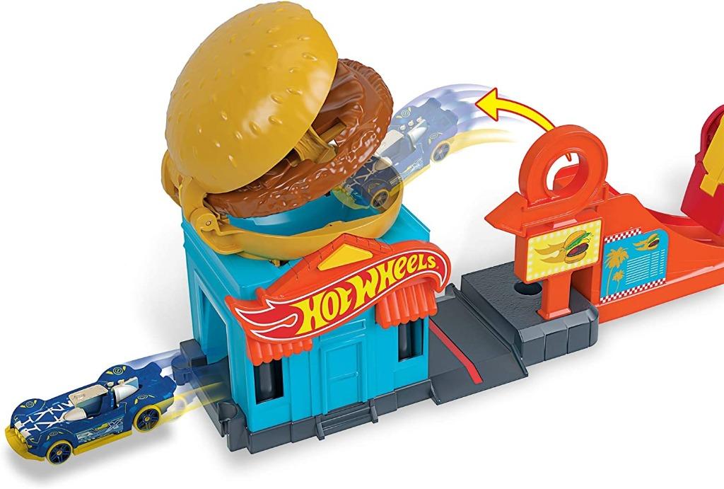 Hot Wheels Downtown Burger Dash Playset, Hobbies & Toys, Toys & Games ...