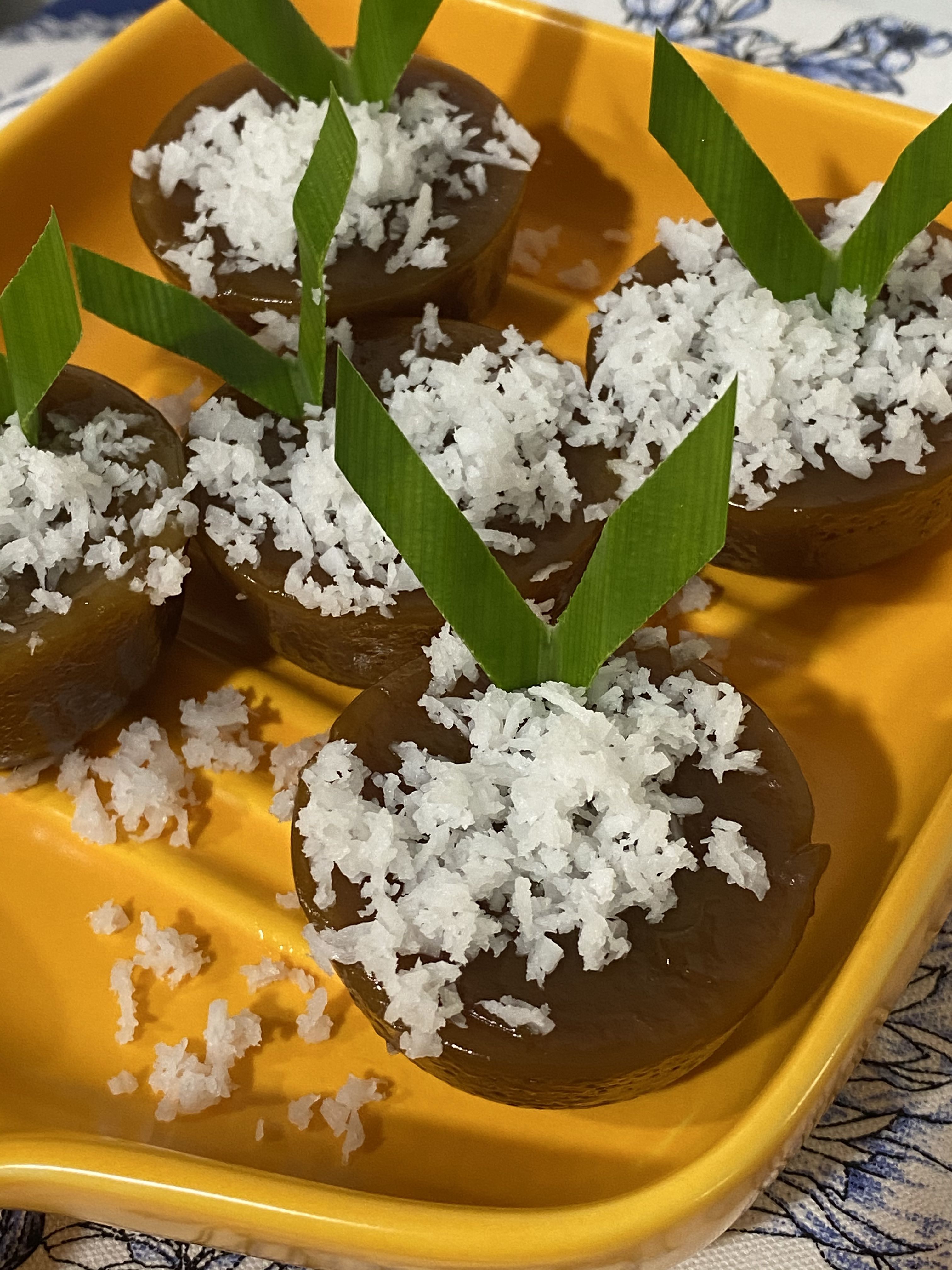 Kuih kasui kaswi, Food & Drinks, Baked Goods on Carousell