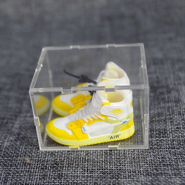 Air Jordan 1 miniature , Men's Fashion, Footwear, Sneakers on Carousell