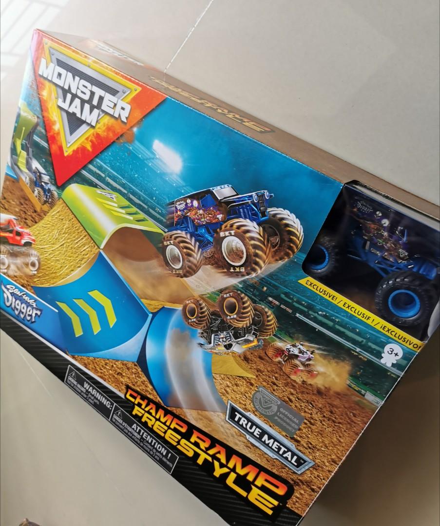 Monster jam: son uva digger champ ramp and alien invasion ship it N ...