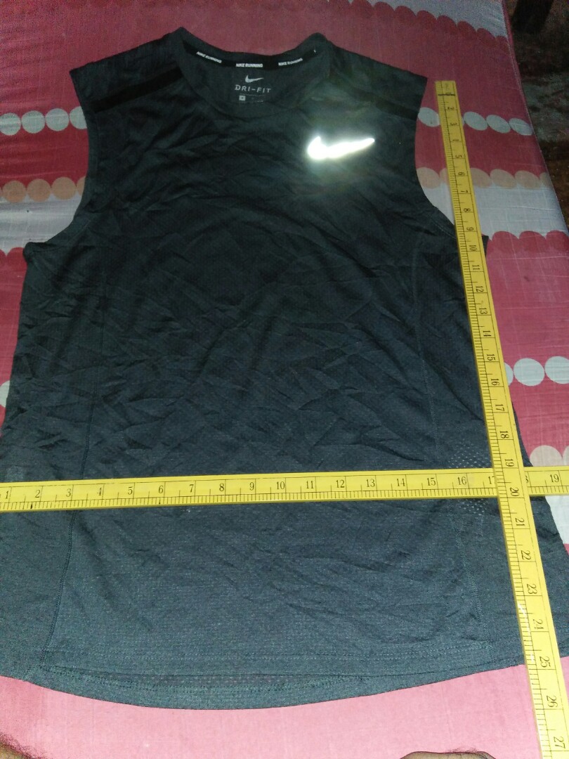 Nike sando, Men's Fashion, Activewear on Carousell