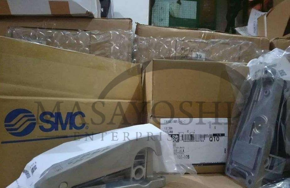 SMC Foot Valve VM2200240A, Commercial & Industrial, Construction Tools ...