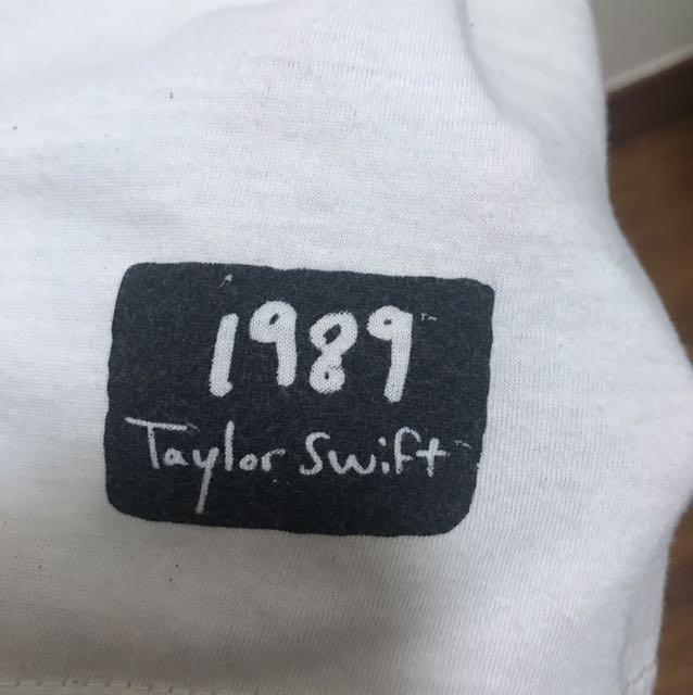 taylor swift 1989 merch, Women's Fashion, Tops, Other Tops on Carousell