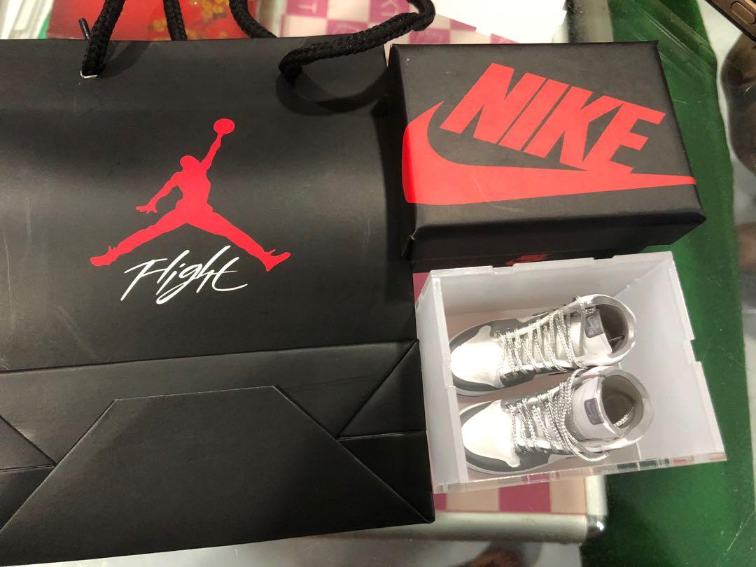 Air Jordan 1 miniature , Men's Fashion, Footwear, Sneakers on Carousell