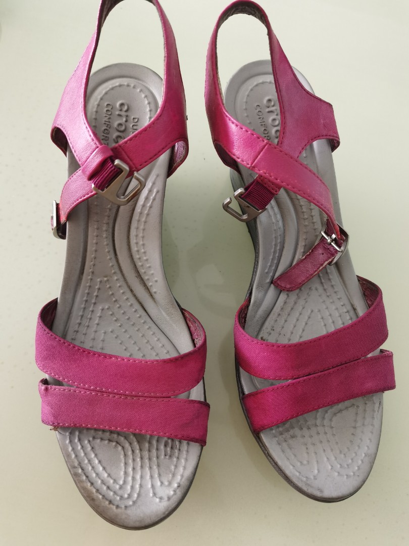 Crocs Wedge, Women's Fashion, Footwear, Flipflops and Slides on Carousell