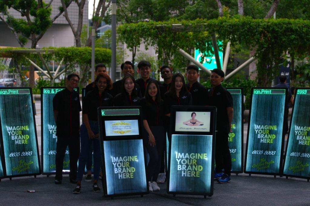 Human Billboard LED walking Sign - LED Backpack Sign Moving your brand ...