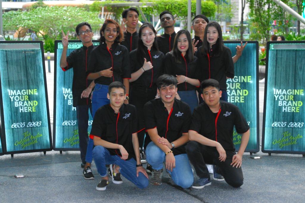 Human Billboard LED walking Sign - LED Backpack Sign Moving your brand ...