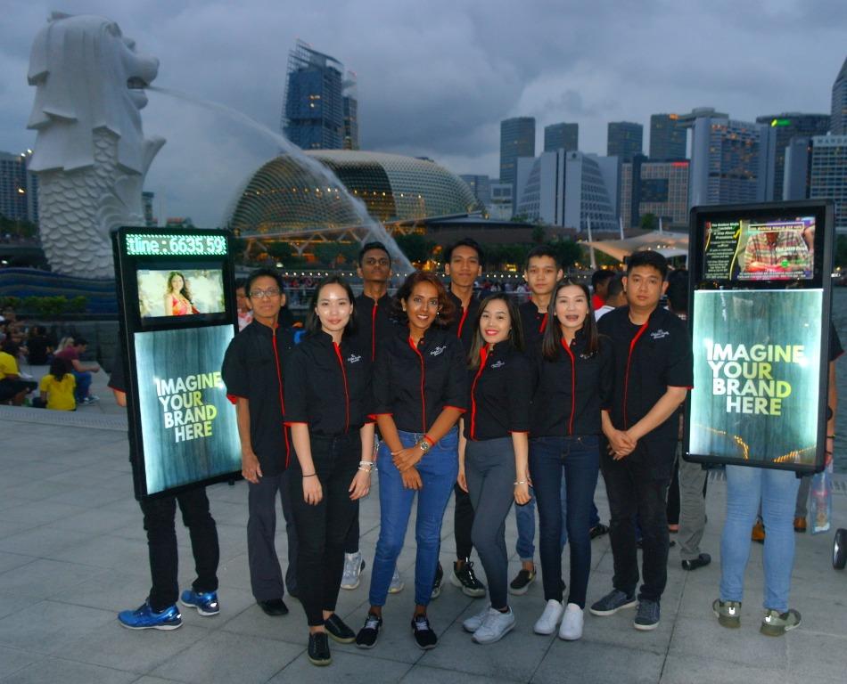 Human Billboard LED walking Sign - LED Backpack Sign Moving your brand ...