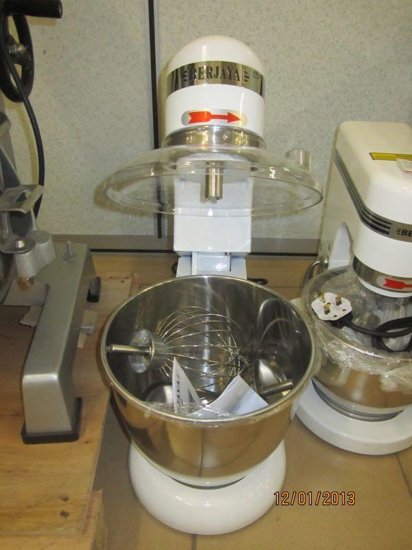 Stand Mixer 7L w/Safety Guard, TV & Home Appliances, Kitchen Appliances ...