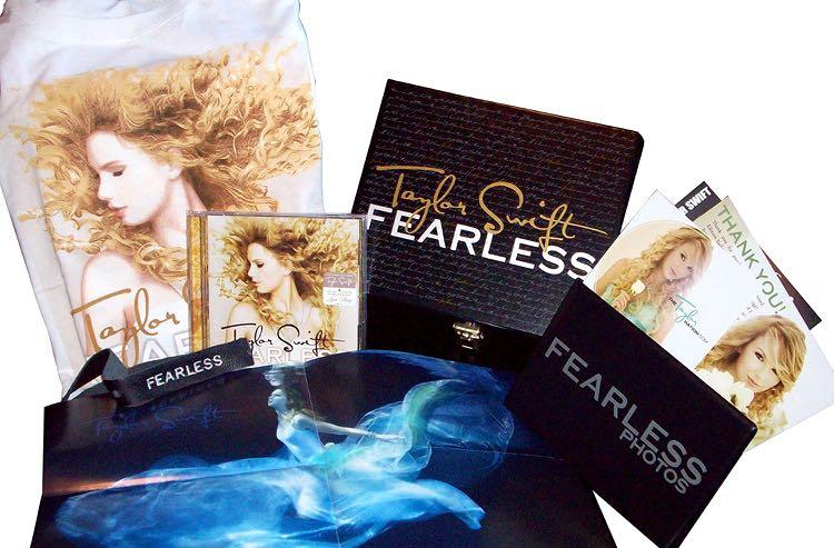 Taylor Swift Fearless Limited Edition Collectors Box Set, Hobbies ...