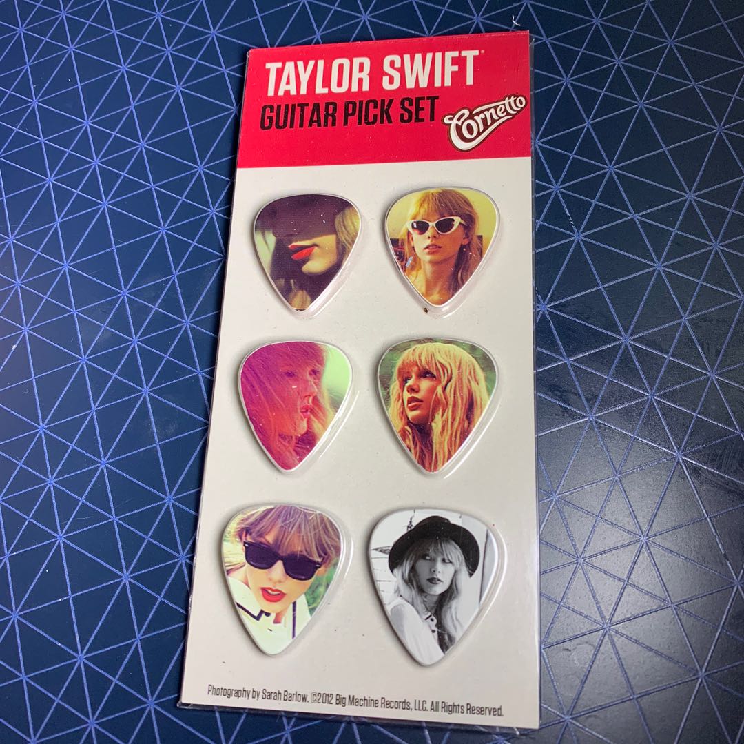 Taylor Swift RED Guitar Pick Set, Hobbies & Toys, Music & Media, Music ...