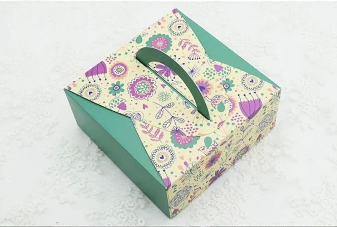 Korean / Japanese Style Cake / Mooncake / Gift Box, Cupcake, Christmas ...