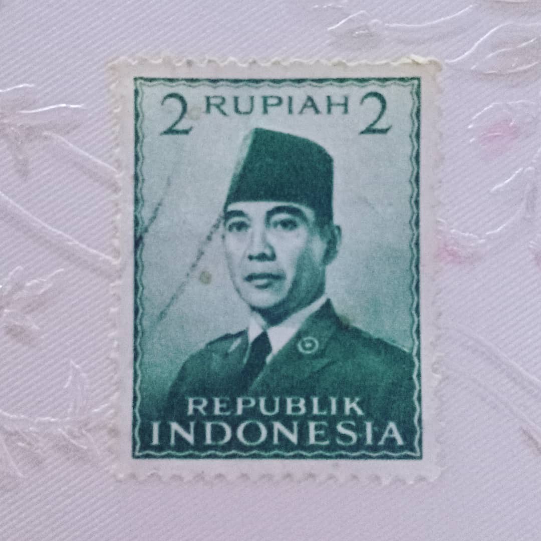Perangko soekarno 2 rupiah, Antik, Filateli di Carousell
