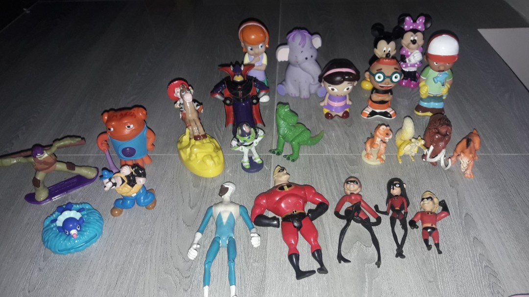Preloved Disney licensed collectible figures set, Hobbies & Toys, Toys ...
