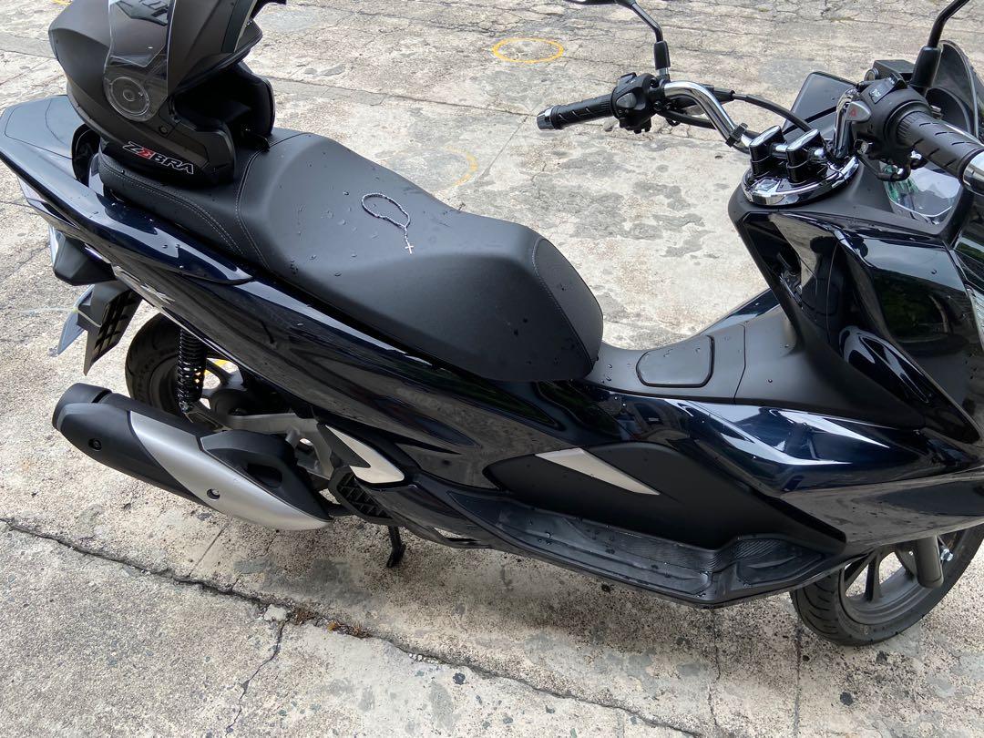 2020 Honda PCX color black, Motorbikes, Motorbikes for Sale on Carousell