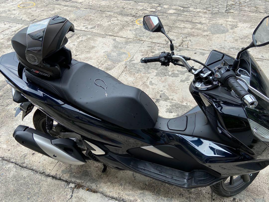 2020 Honda PCX color black, Motorbikes, Motorbikes for Sale on Carousell