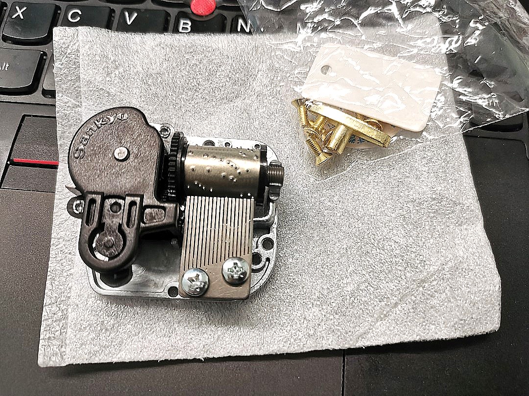 Sankyo music box, Hobbies & Toys, Music & Media, Musical Instruments on ...