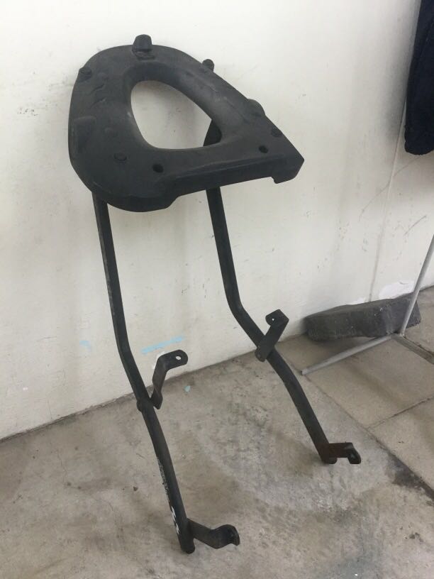 Wave rack with givi base, Motorcycles, Motorcycle Accessories on Carousell