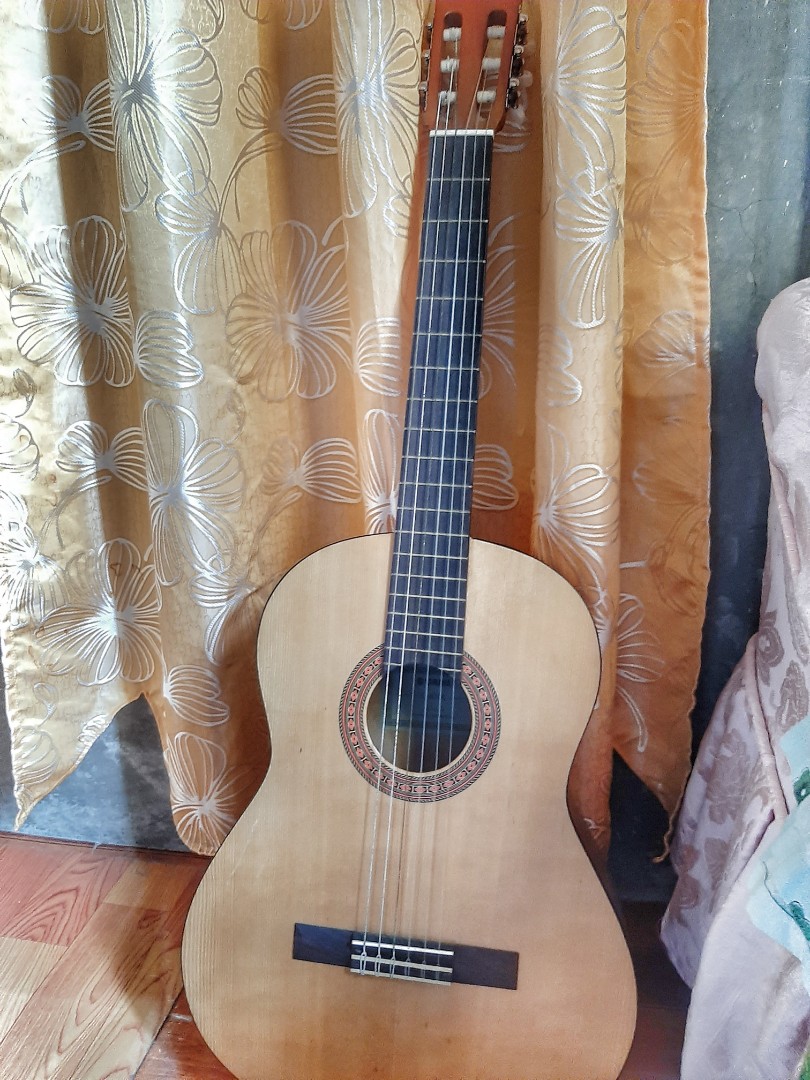 Yamaha C40M Classic Guitar, Hobbies & Toys, Music & Media, CDs & DVDs on Carousell