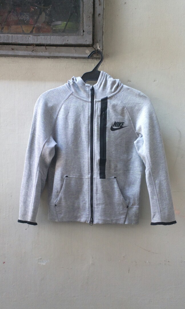 Nike jacket (pambata), Men's Fashion, Tops & Sets, Hoodies on Carousell
