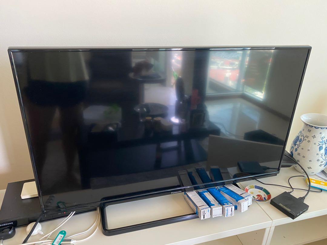 Panasonic 40 inches tv TH-40A400S, TV & Home Appliances, TV ...