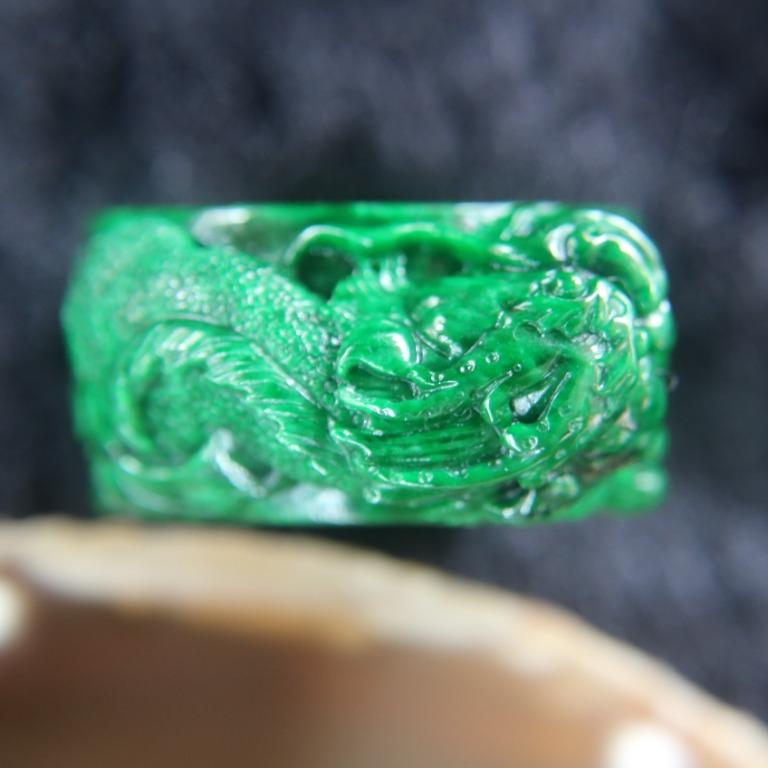 jade dragon thumb ring