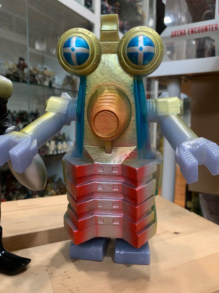 Ultraman Kaiju set alien baltan jr and builgamo from bullmark, Hobbies ...