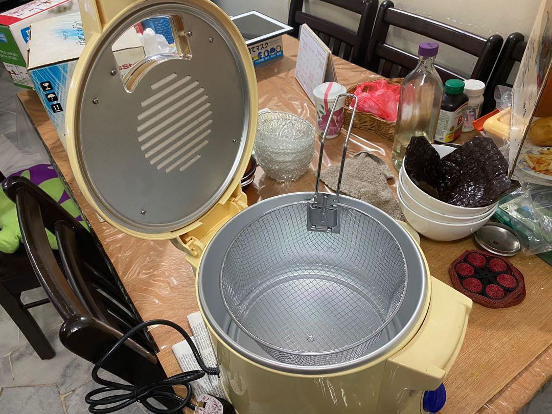 Inchigo deep fryer, TV & Home Appliances, Kitchen Appliances, Fryers on ...