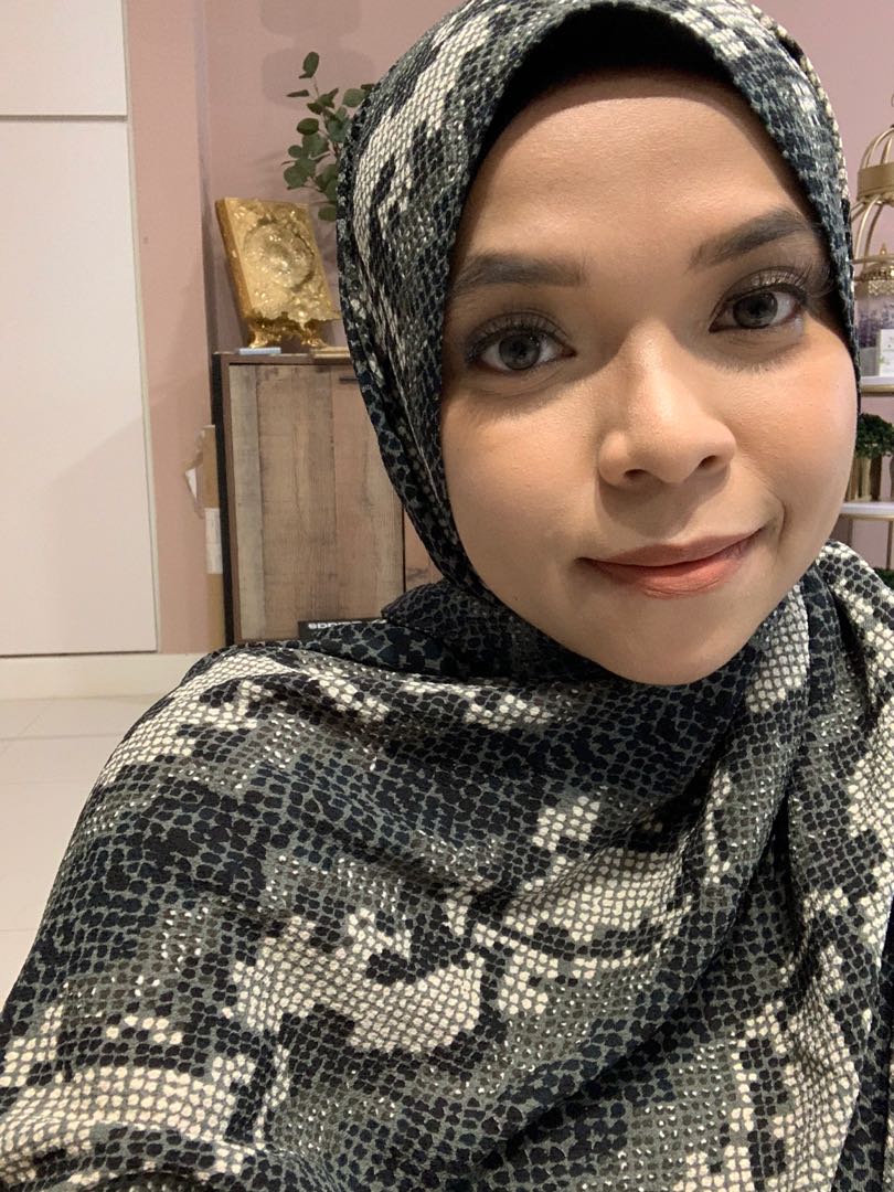 Printed Shawl (instant), Women's Fashion, Muslimah Fashion, Hijabs on ...