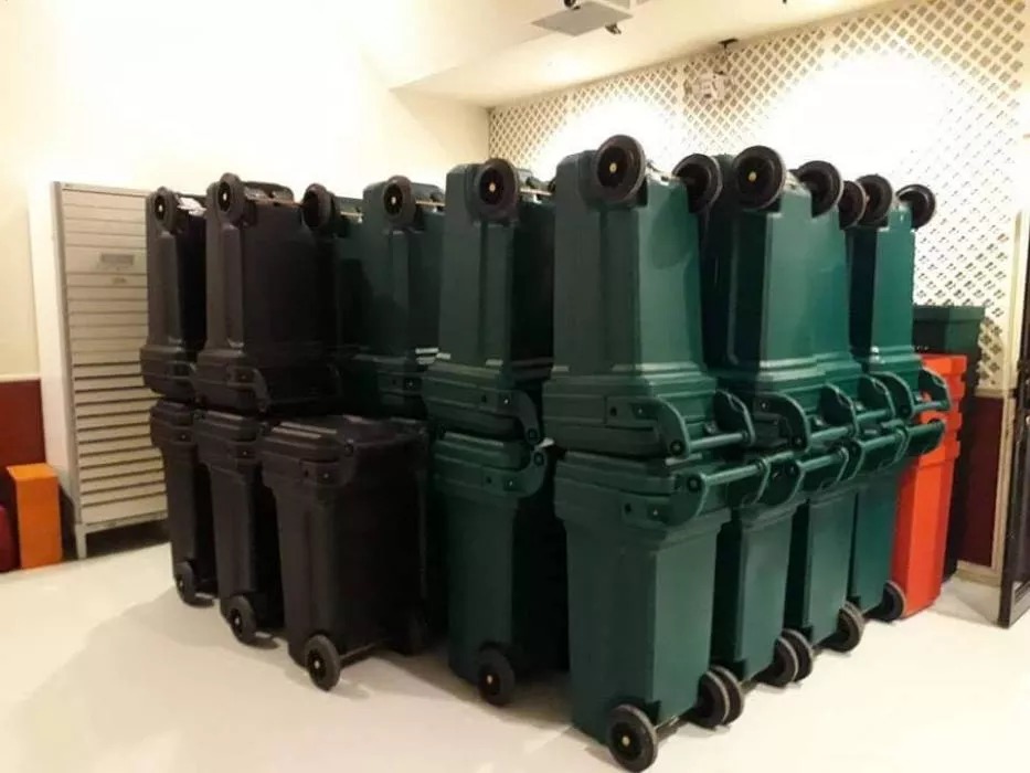 Rolling bin, Furniture & Home Living, Gardening, Gardening Tools ...