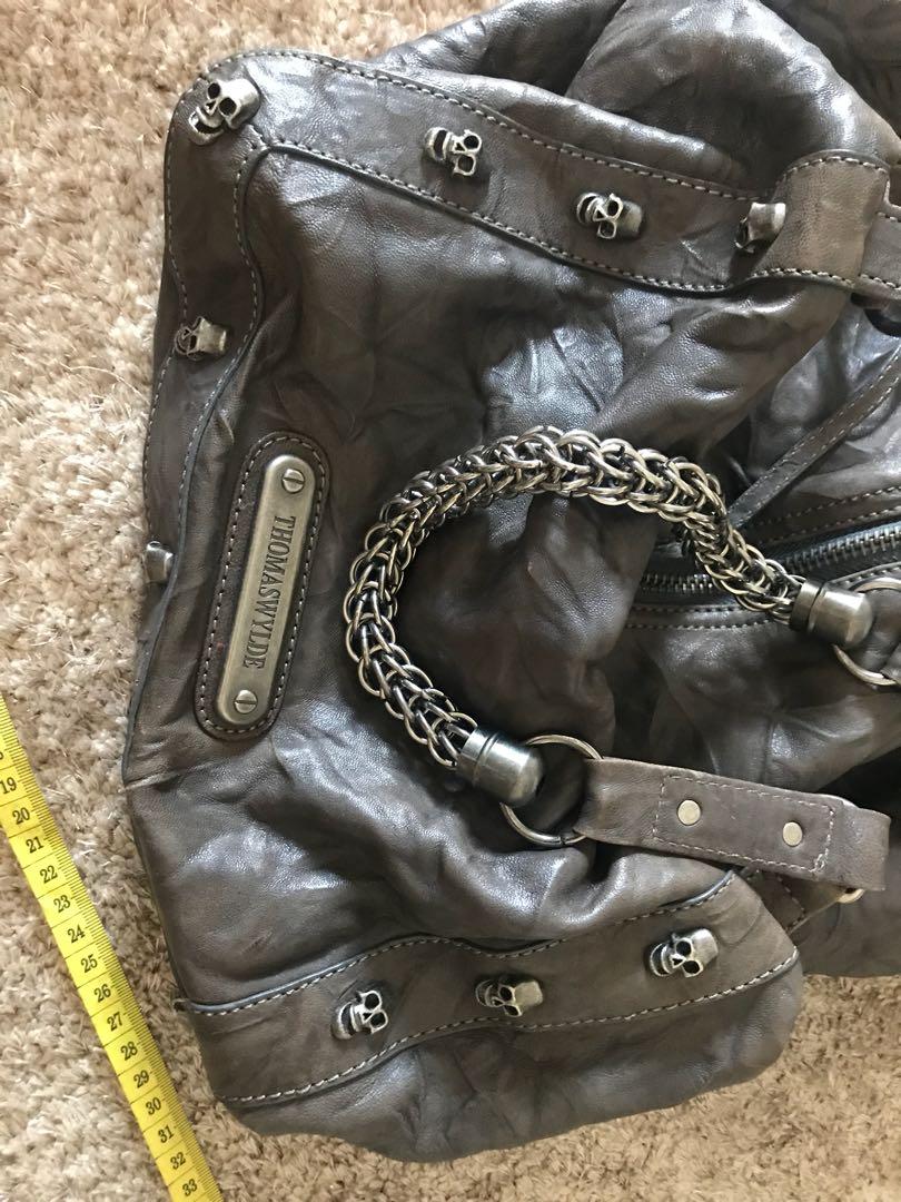 Thomas Wylde tas skull bag THOMAS WYLDE Black Leather Skull Duffle ...