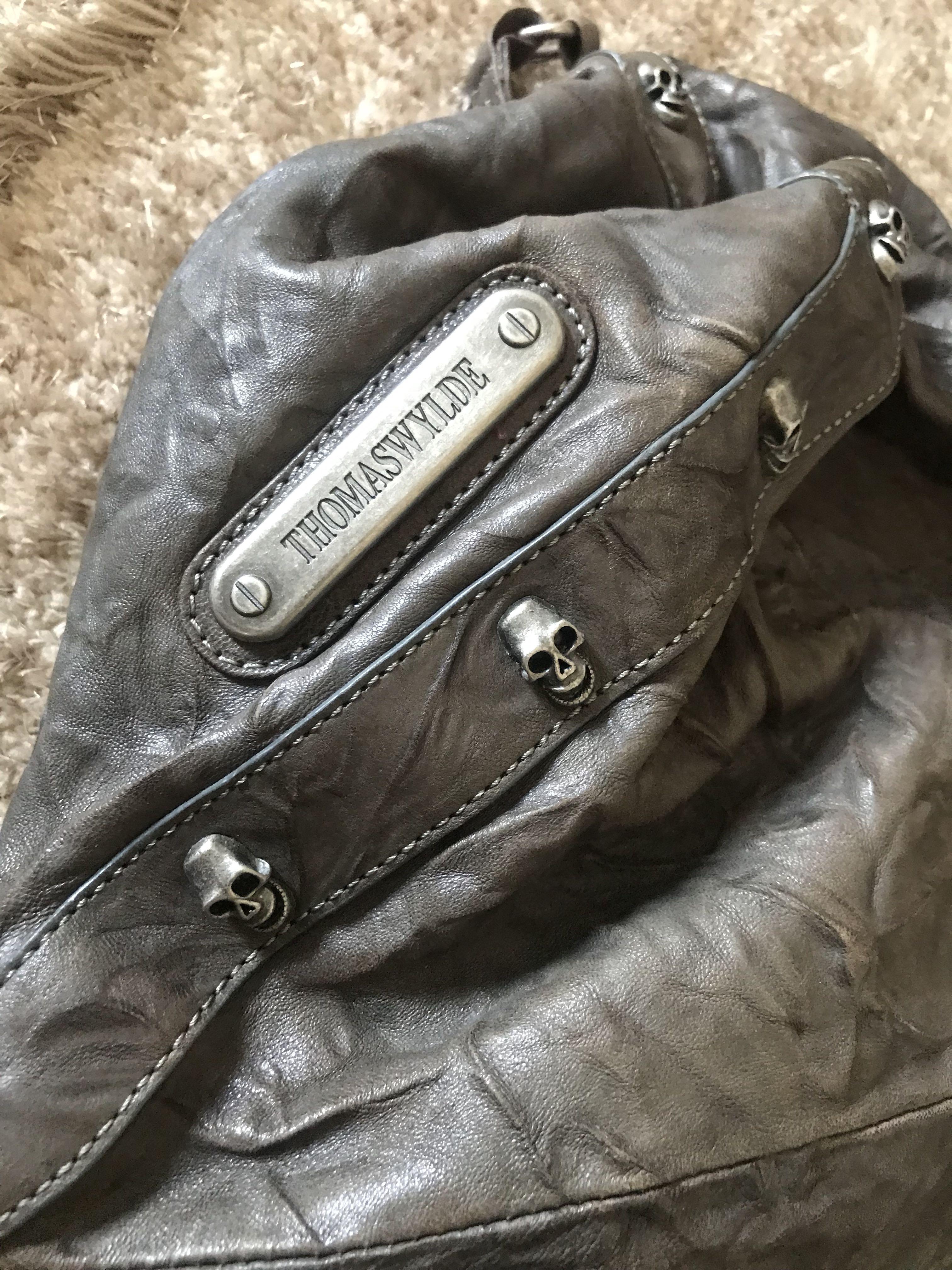 Thomas Wylde tas skull bag THOMAS WYLDE Black Leather Skull Duffle ...