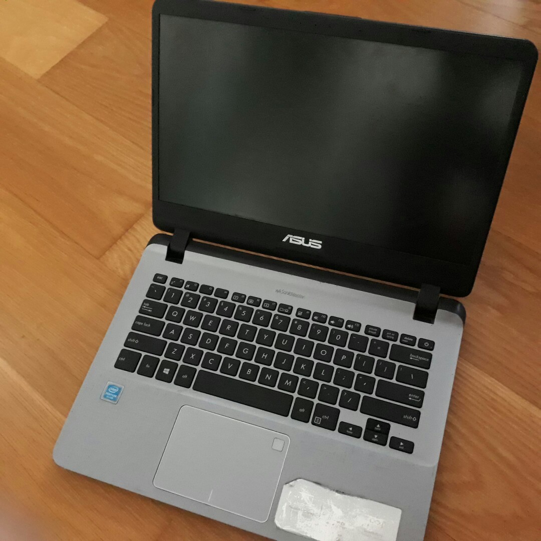Asus Laptop, less than 1 year old for sale ( not in working condition ...