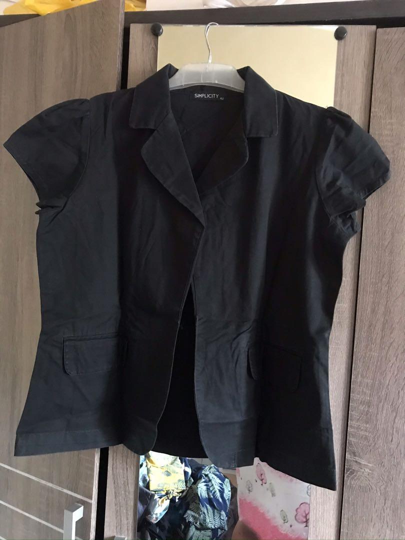 Blezer hitam, Fesyen Wanita, Pakaian Wanita, Baju Luaran di Carousell
