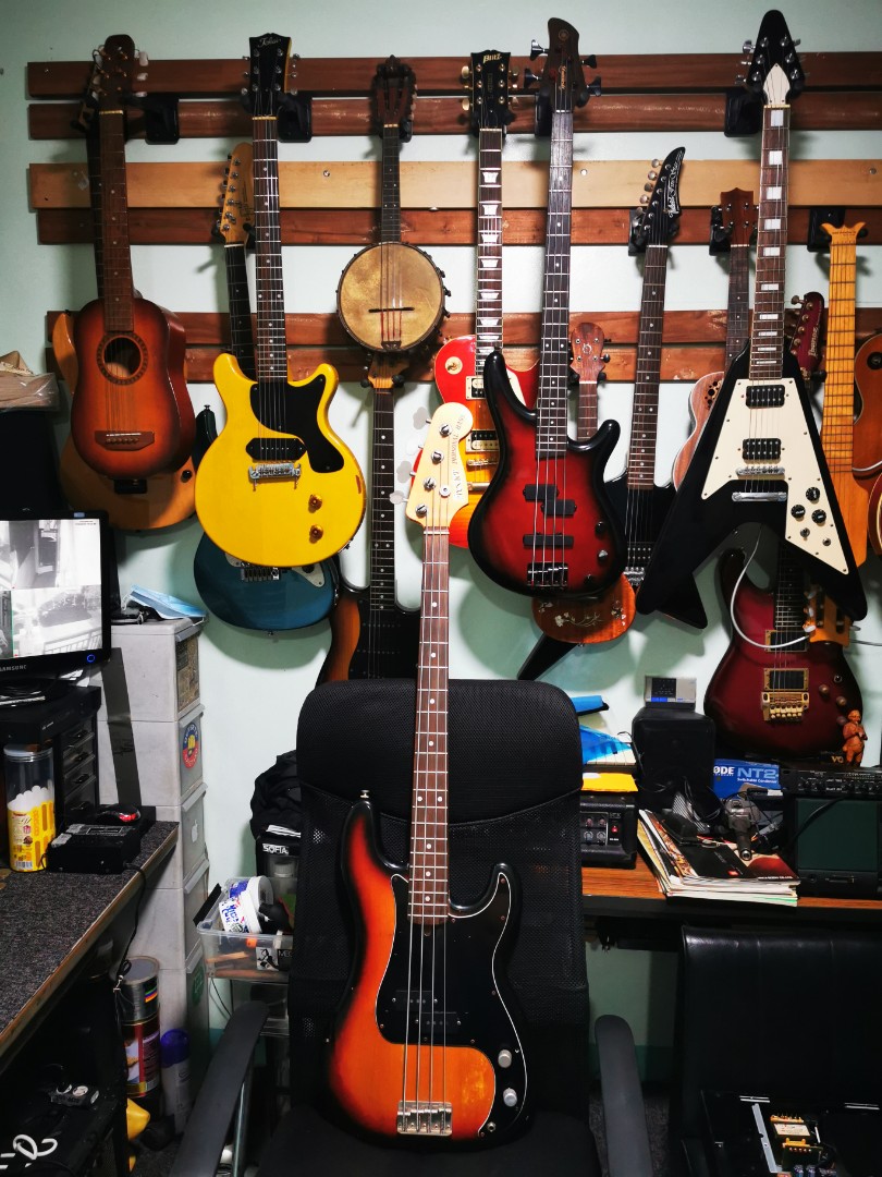 Fesher personal vintage bass guitar, Hobbies & Toys, Music & Media, CDs ...